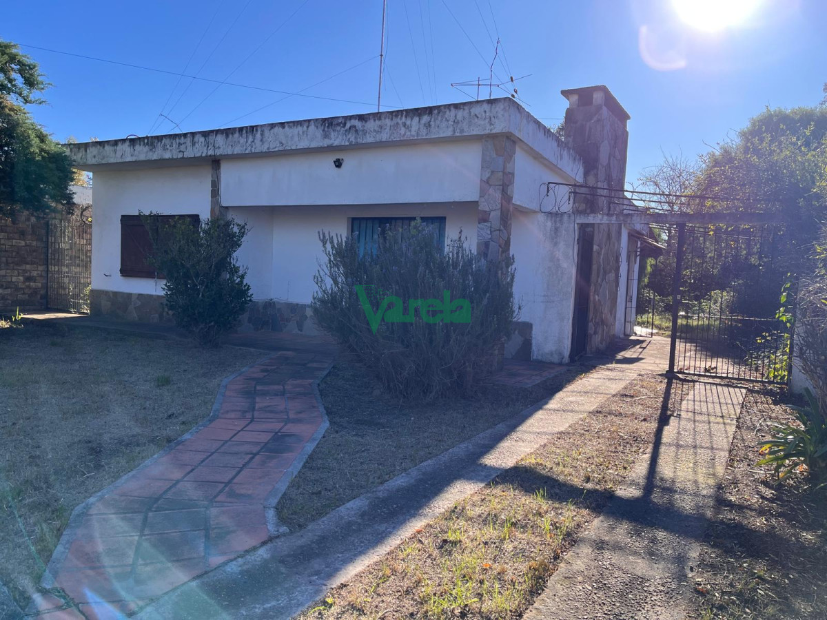 Casa en venta en El Bosque, al sur, 2 dormitorios y barbacoa. Ref #E11CD4