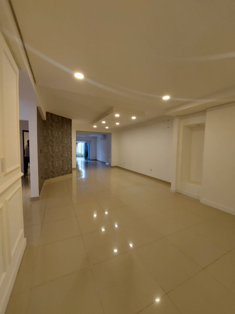 Alquilo Casa En Los Laureles - Lho4647984. Ref. #OA4CF1 - InfoCasas.com.py