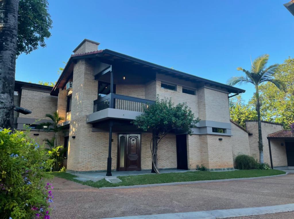 Casa En Condominio Barrio Los Laureles. Zona Super 6. Ref. #R6C7D6 - InfoCasas.com.py