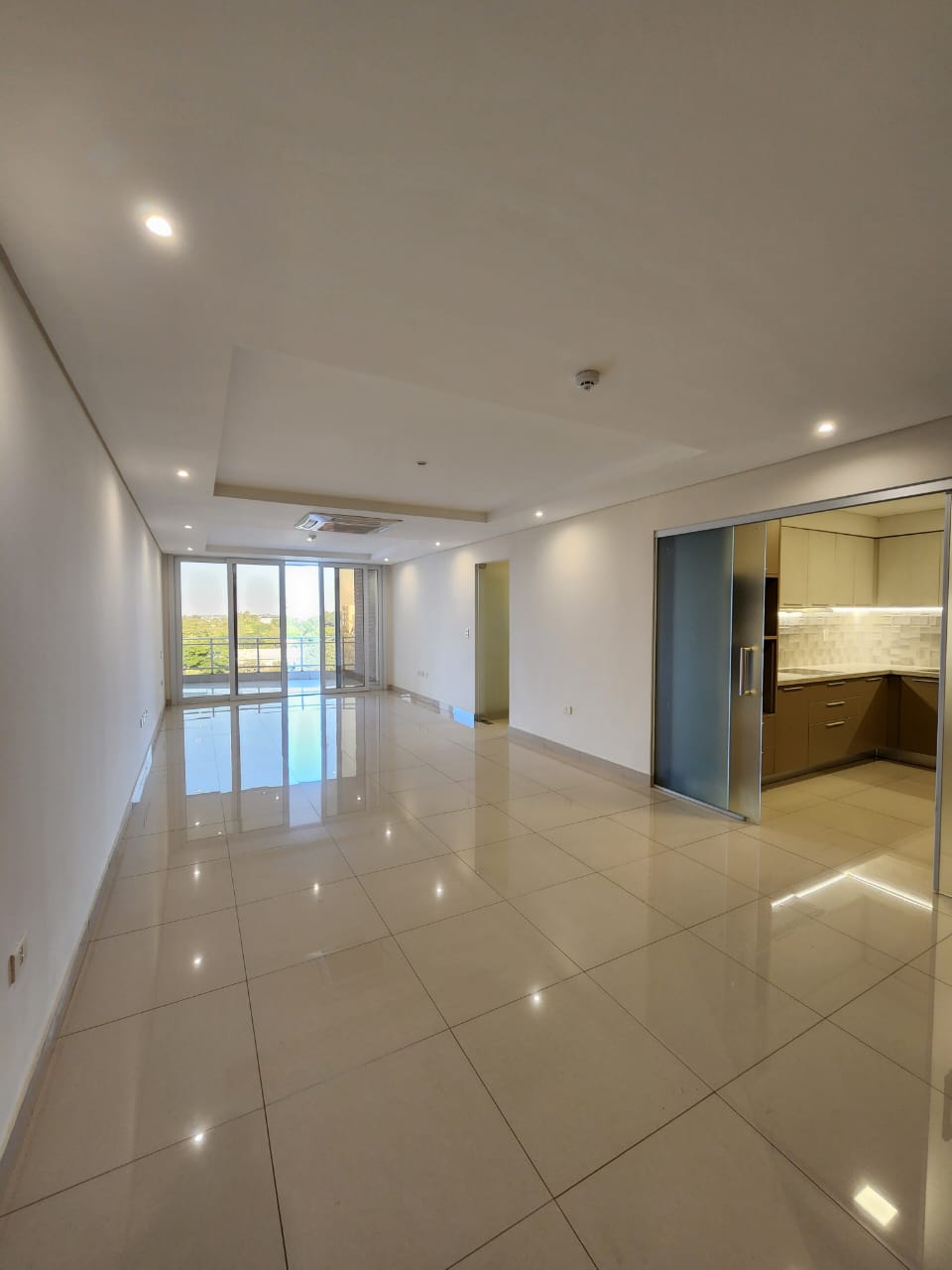 Alquilo Departamento De 3 Dormitorios Villa Morra. Ref. #X1CE6B - InfoCasas.com.py