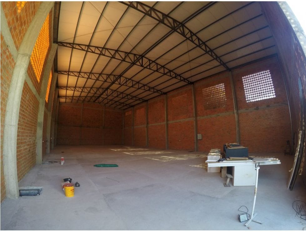 Tinglado A Estrenar En Mariano Zona Hotel Mabel. Ref. #YCF3F - InfoCasas.com.py