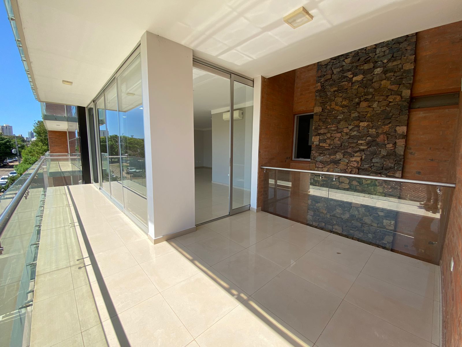 Dpto De Lujo En Mburucuya - Zona Casa Rica Molas Lopez. Ref. #W8ABC6 - InfoCasas.com.py