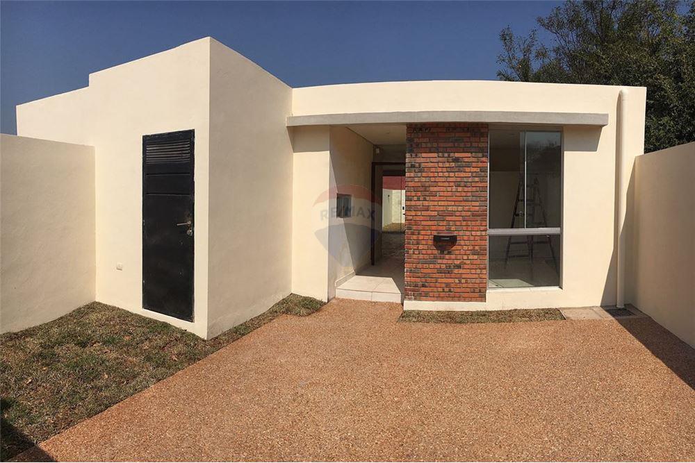 Alquilo Moderno Chalet En Loma Merlo - Luque. Ref. #A54F2B - InfoCasas.com.py